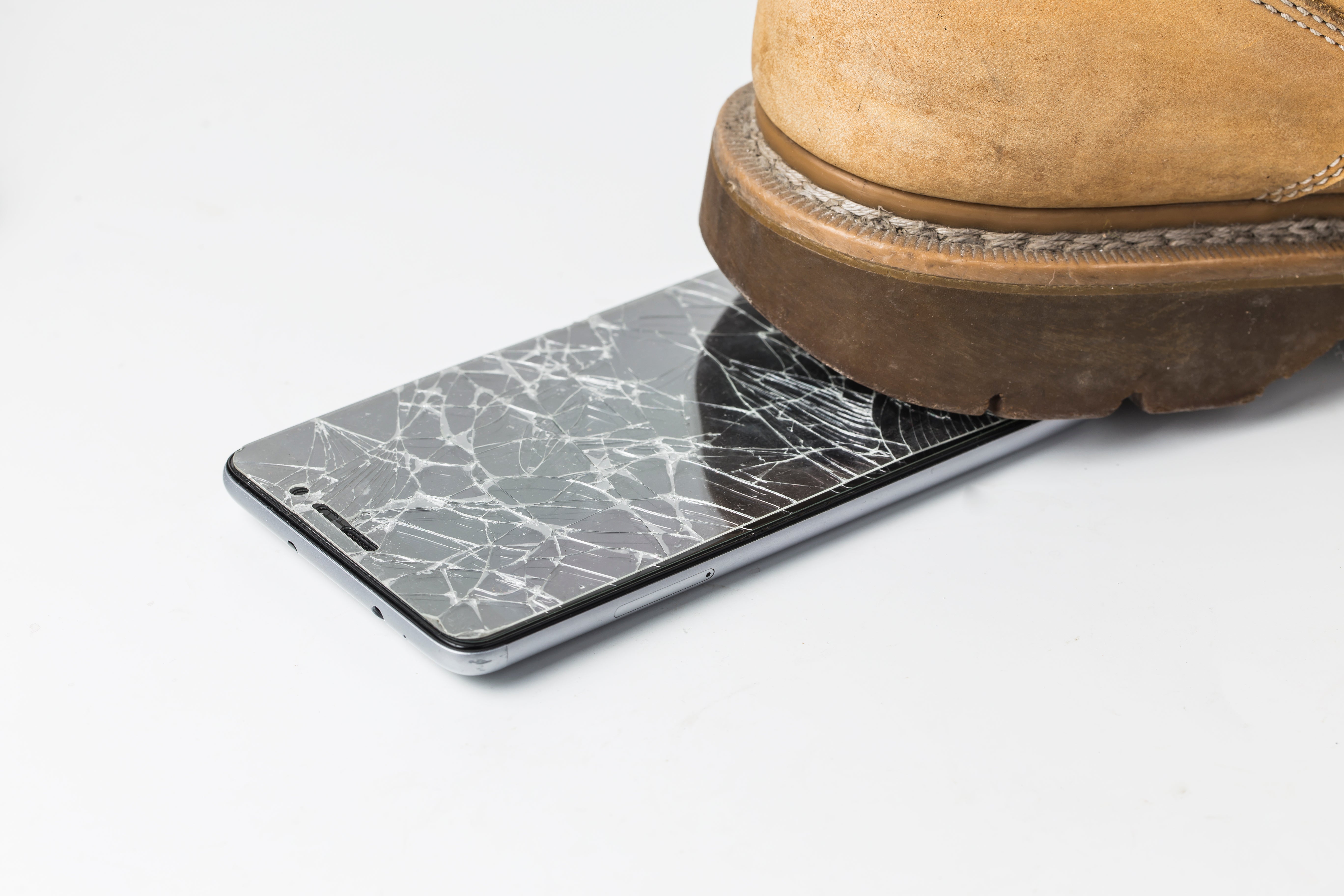 Understanding the Importance of Scratch Resistance in Screen Protector ...